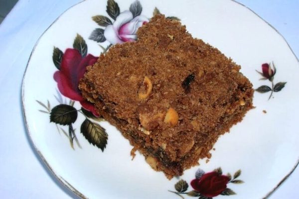 Christmas with Dan's Date and Hazelnut Bars | Tin and Thyme