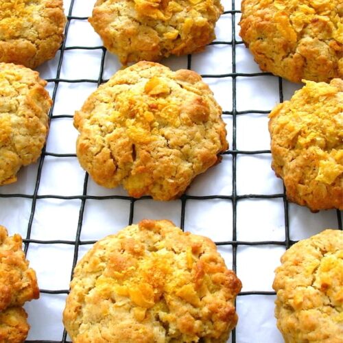 Crunchy Cornflake Biscuits with White Chocolate | Tin and Thyme