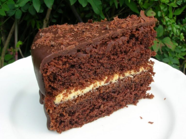 Chilli Chocolate Cake with Apricot Curd Buttercream | Tin and Thyme