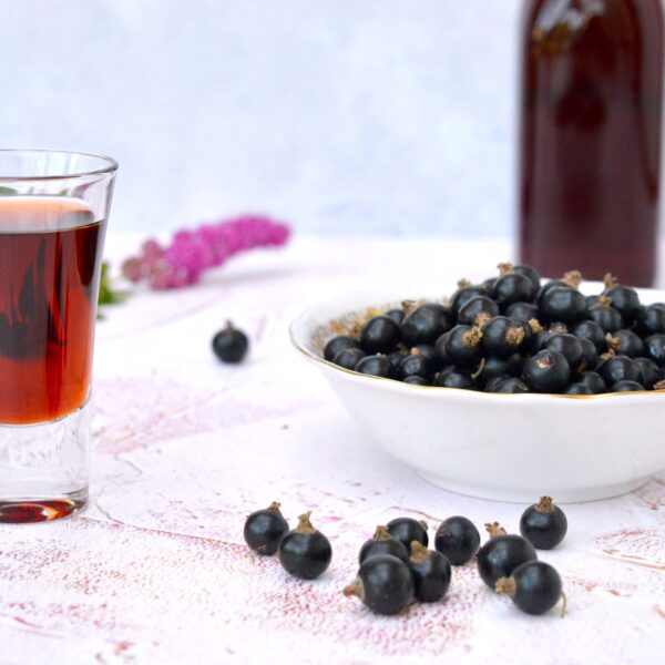 Easy Homemade Cassis: a Delicious Blackcurrant Liqueur | Tin and Thyme