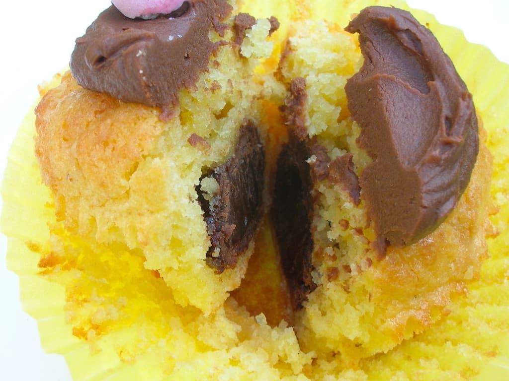 Surprise Easter Egg Cupcakes with Almond & Lemon | Tin and Thyme