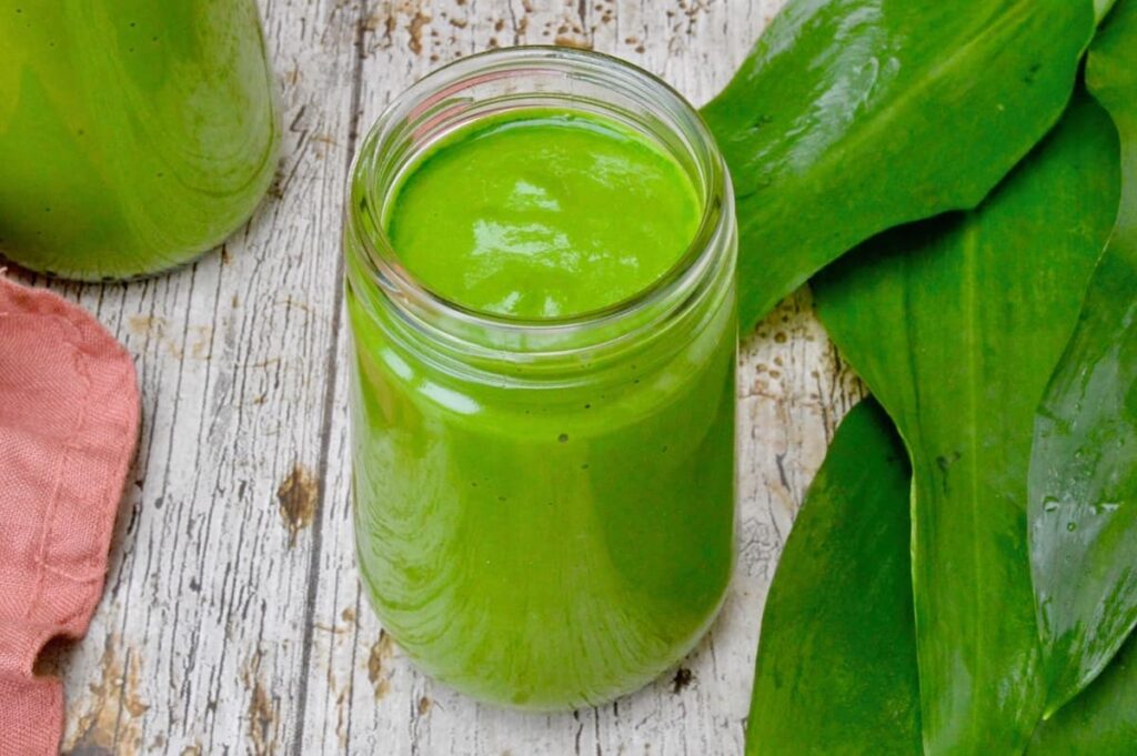 How To Preserve Wild Garlic In Oil | Tin and Thyme