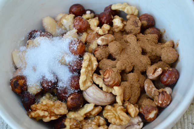 Healthy Roasted Nuts: Sweetly Spiced (No Sugar) | Tin and Thyme
