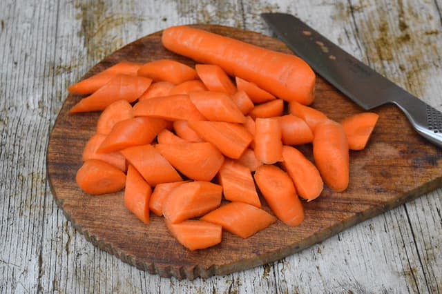 Honey Butter Glazed Carrots With Garlic | Tin and Thyme