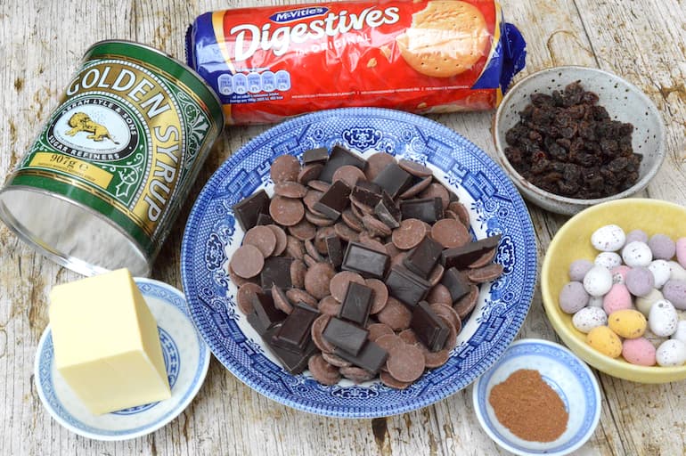 Easy Easter Tiffin | Tin and Thyme