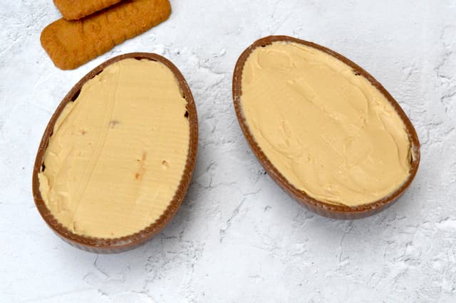 Biscoff Cheesecake Filled Easter Eggs | Tin and Thyme