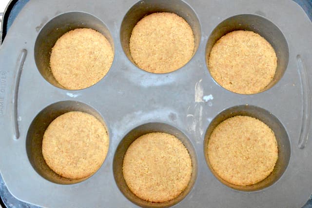 Baked Lemon Curd Cheesecakes | Tin and Thyme