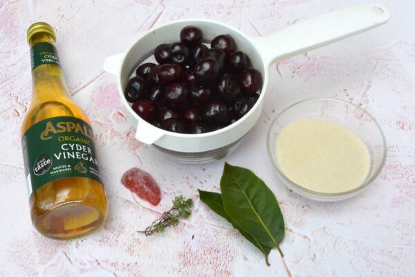 Easy Pickled Cherries | Tin and Thyme