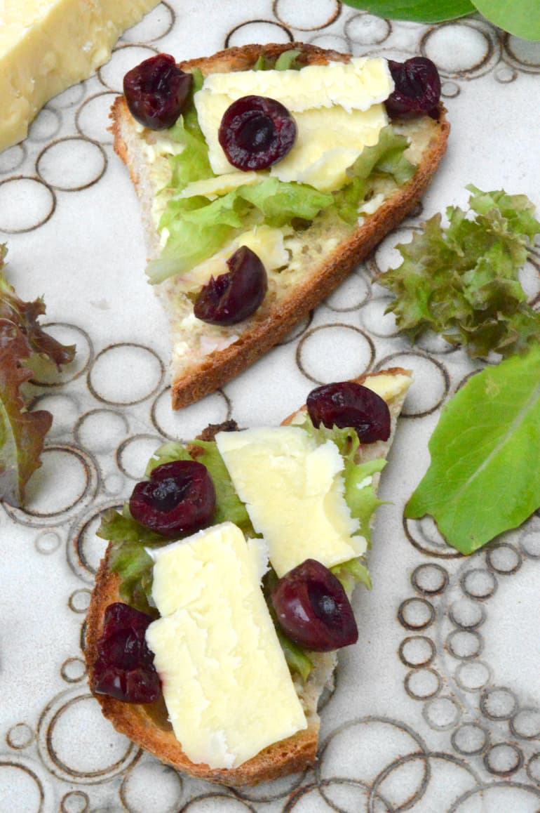 Easy Pickled Cherries | Tin and Thyme