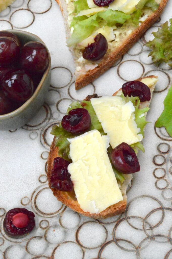 Easy Pickled Cherries | Tin and Thyme