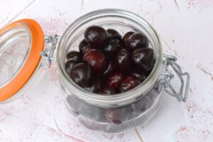Easy Pickled Cherries | Tin and Thyme