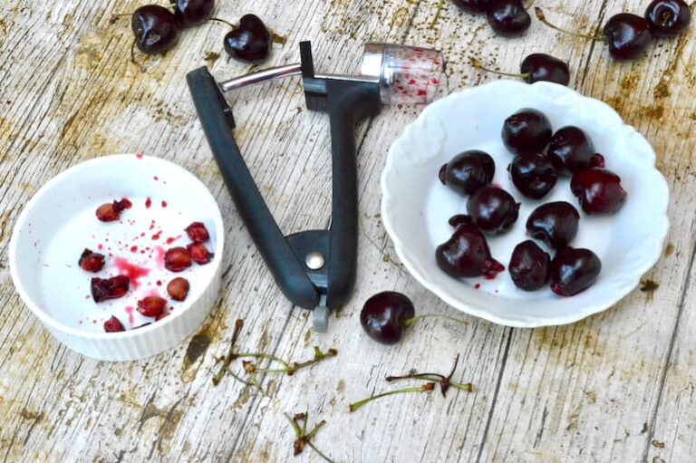 Easy Pickled Cherries | Tin and Thyme