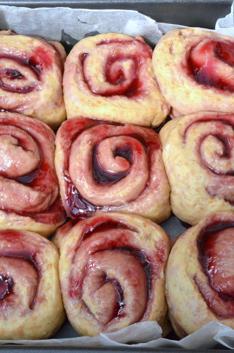 Sticky Cardamom Buns: In Fruity Scroll Form | Tin and Thyme