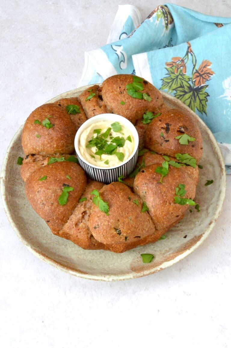 Savoury Monkey Bread Made With Wholemeal Flour | Tin and Thyme